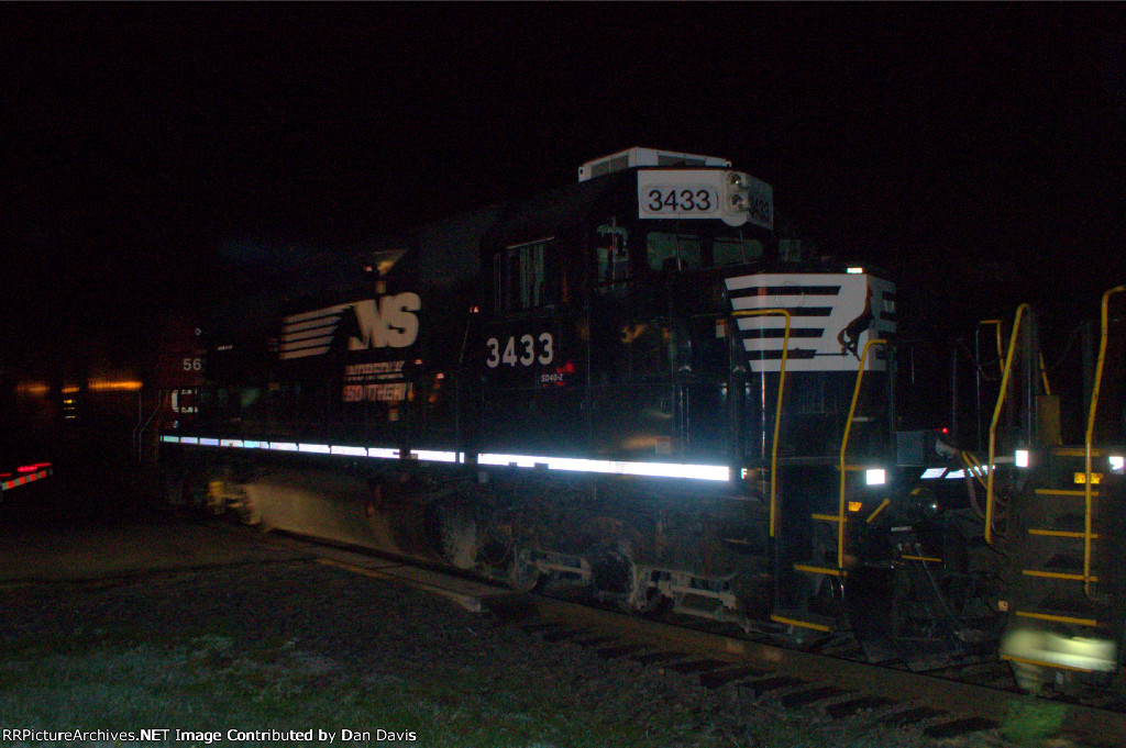 NS SD40-2 3433 trails on 931